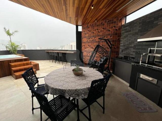 Cobertura à venda com 4 quartos, sendo 2 suítes, no condomínio Residencial Parati, São Carlos