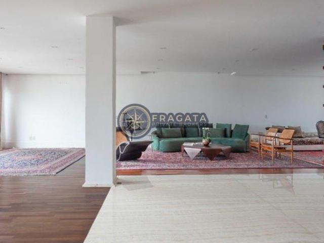 Cobertura à venda com 4 suites  4 vagas, na Bela Vista São Paulo SP
