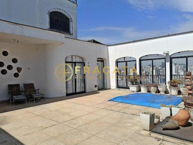 Cobertura à venda com 675 m² 4 quartos sendo 2 suítes e 6 vagas Higienópolis/SP