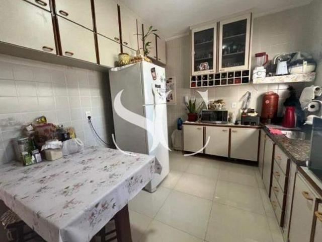 Cobertura a venda com quatro dormitórios sendo 02 suítes no bairro de Pompeia em Santos