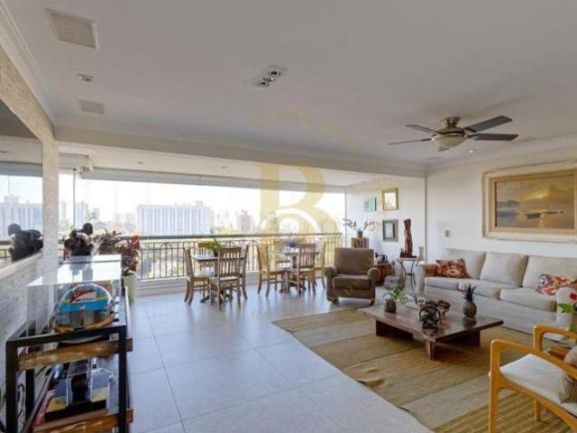Cobertura à venda com vista para área arborizada no Alto da Boa Vista SP
