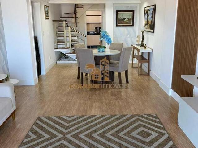 Cobertura à Venda com Vista para o Mar, 140m² com 4 Dormitórios e Mobiliada