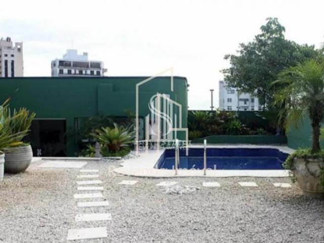 Cobertura à venda de 590m² com 4 dormitórios, 4 suites e 4 vagas na Vila Andrade