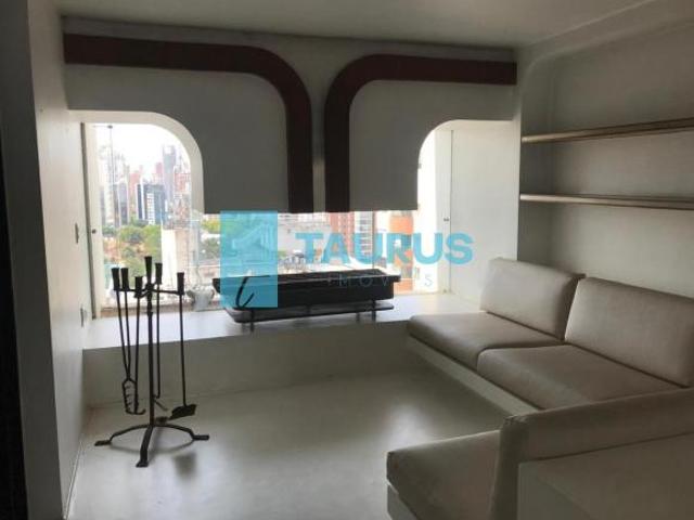 Cobertura à venda em Brooklin. 3 dormitórios, 1 suíte, 3 vagas, 324m²