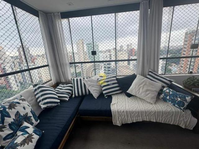 Cobertura à venda em Moema com 3 quartos, sendo 2 suítes, 1 vaga e 140m²