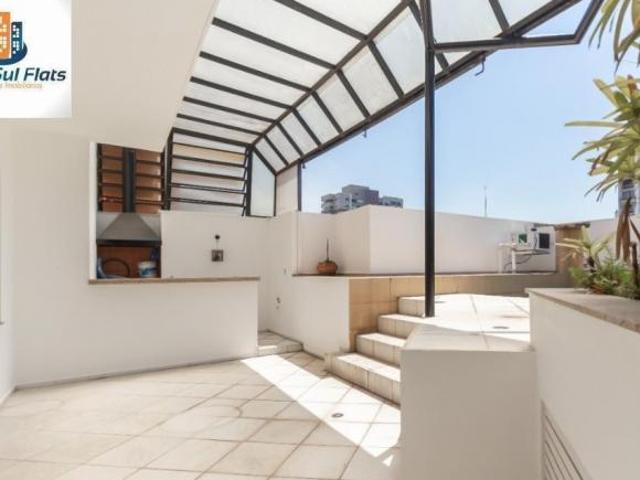Cobertura à Venda em Moema Com 206m² 4 Dormitórios Sendo 2 Suítes e 3 Vagas. Área de Lazer Privati