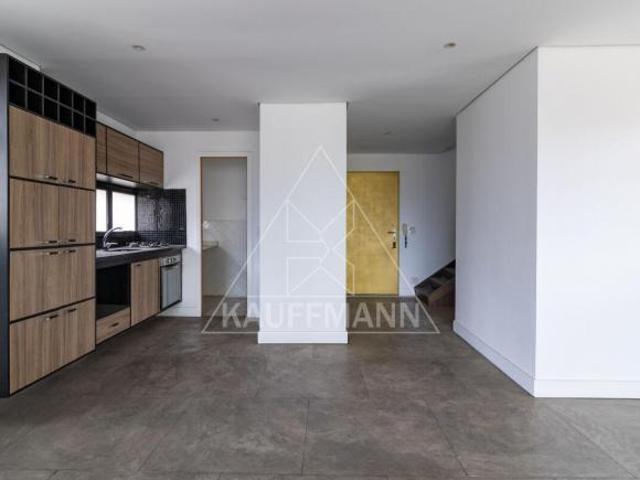 Cobertura à Venda em Perdizes 3 dorms 2 suítes, 3 vagas A.U 200,00m²