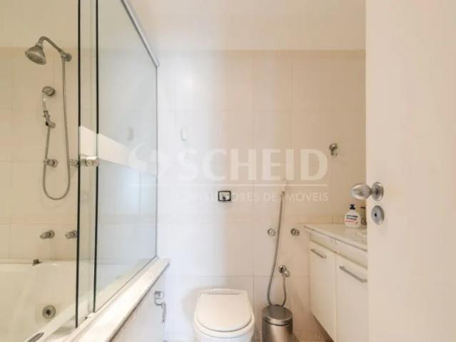 Cobertura á Venda em Pinheiros com 176m², 2 quartos sendo 1 suíte, 2 vagas
