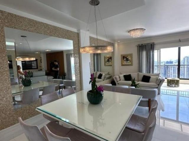 Cobertura à venda em Sorocaba SP: 4 quartos, 4 suítes, 2 salas e 341m² no Jardim Portal da Colina. C