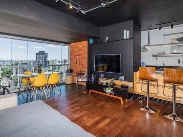 Cobertura á venda na Vila Madalena com Vista
