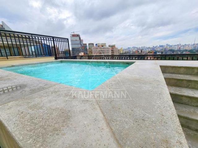 Cobertura à Venda na Vila Nova Conceição, 4 Suítes, 5 Vagas, 420m² A.U