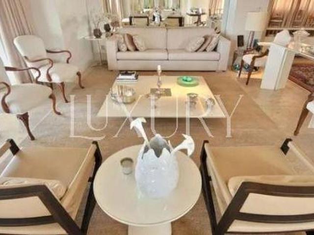 Cobertura à Venda na Vila Nova Conceição, 613m², 4 Suítes, 9 vagas