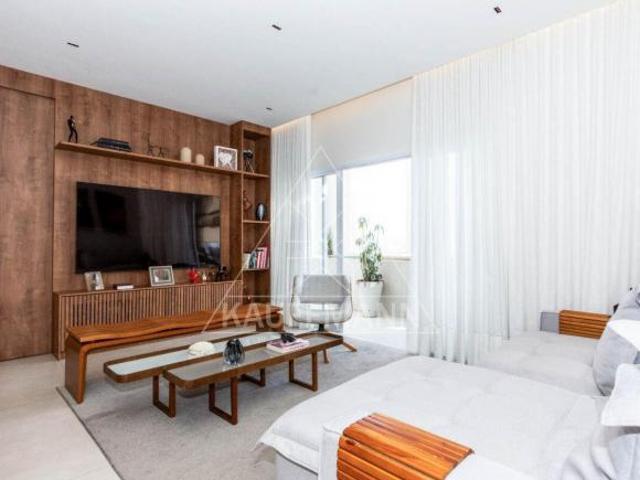 Cobertura à Venda na Vila Olímpia 2 Suítes 3 Vagas 147m² de Área Útil