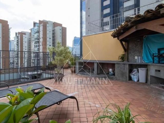 Cobertura à Venda na Vila Olímpia 2 Suítes 2 Vagas 205m² de Área Útil
