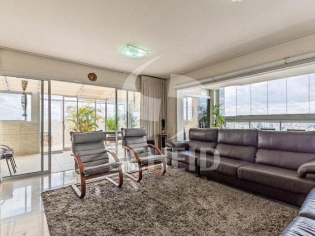 Cobertura á Venda na Vila Gumercindo com 221m², 4 quartos sendo 2 suítes, 4 vagas