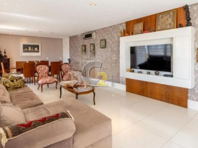 Cobertura á venda na Vila Romana, 4 suítes, 5 vagas de garagem