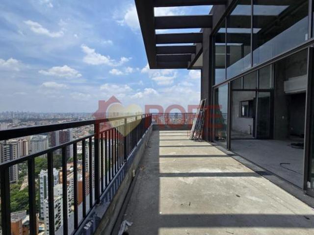 Cobertura à Venda na Chácara Klabin 217 m², 3 Suítes, 3 Vagas e Pé Direito Duplo