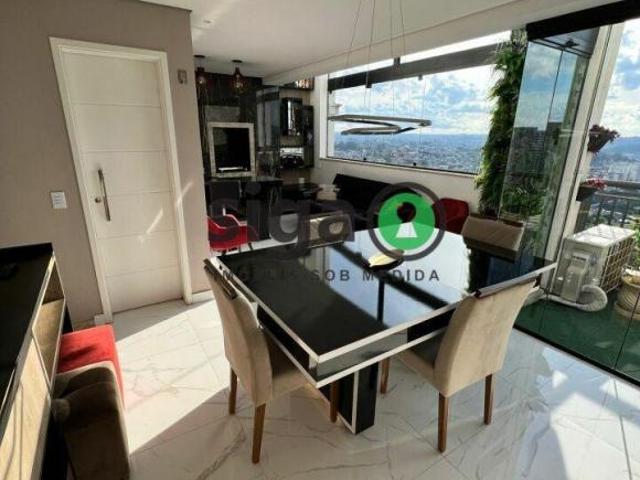 COBERTURA Á VENDA NA COM 2 QUARTOS, 2 VAGAS E DEPÓSITO! 114M²