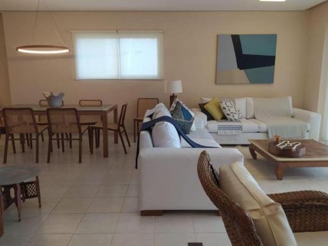 Cobertura à venda na Riviera de São Lourenço
