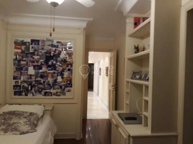 Cobertura à venda no bairro Saúde, 200 metros, 4 dormitórios, 3 suítes e 4 vagas