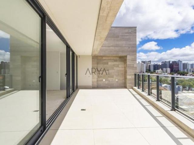 Cobertura à venda no Água Verde ARYA1