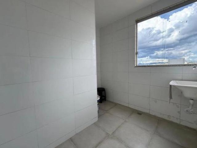 Cobertura a Venda no Bairro Cabral | 3 Quartos | 2 banheiros | 180m²