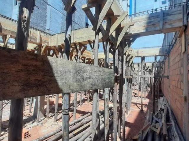 Cobertura à venda, no bairro Campestre, em Santo André