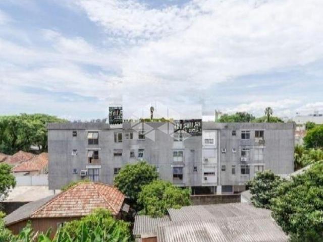 Cobertura a venda no Bairro Santo Antônio. dois dormitórios, dois Banheiros