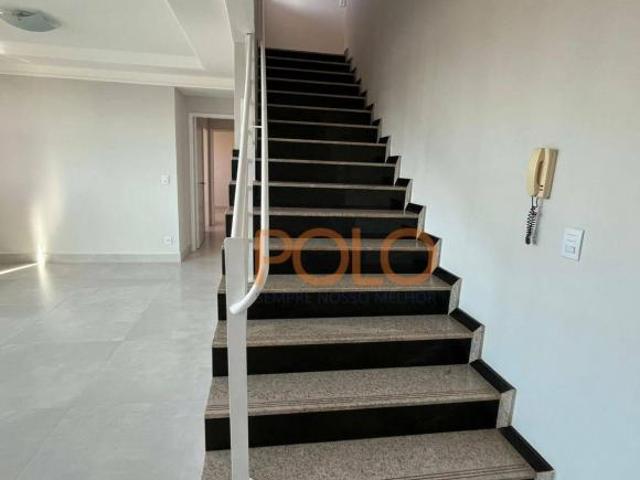 Cobertura à venda no bairro Santa Mônica em Uberlândia