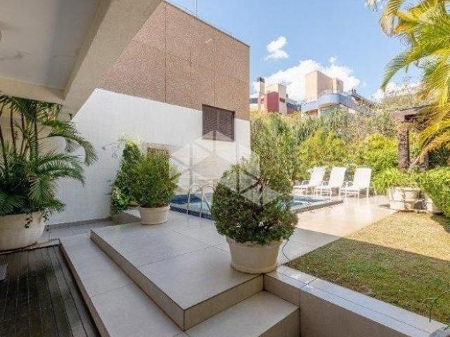 Cobertura a venda no bairro Petrópolis