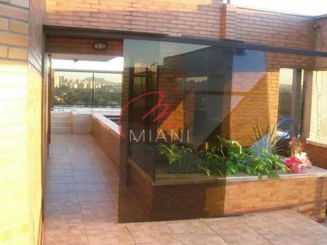 Cobertura à venda no Butantã com 650m², 4 quartos sendo 3 suítes e 4 vagas de garagem