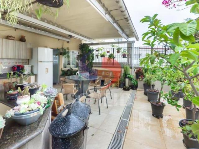 Cobertura á Venda no Jardins com 280m², 4 quartos sendo 1 suíte, 4 vagas