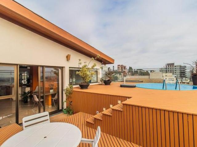 Cobertura à venda no Mont Serrat em Porto Alegre | 431m² privativos, piscina e vista definida