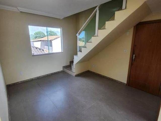 COBERTURA À VENDA NO SANTA MÔNICA | 3 Quartos 1 Suíte, Varanda e Terraço de 40m² ao lado da Av. Gu