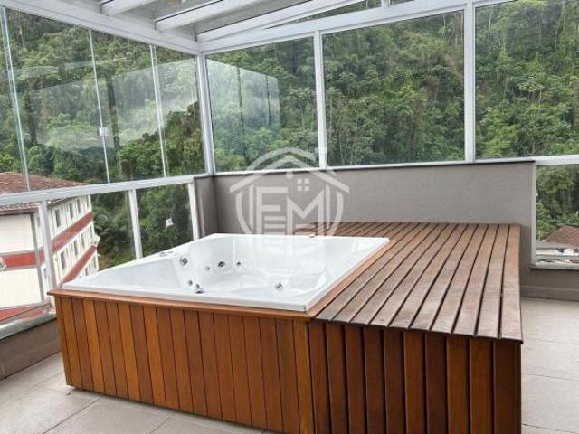Cobertura a venda Próxima ao centro de Ubatuba com Jacuzzi na Varanda