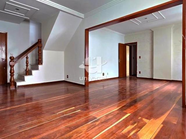 Cobertura ampla no Centro com 4 quartos e 2 vagas – Espaço e infinitas possibilidades