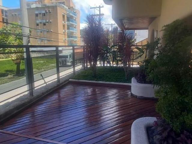 Cobertura Guarujá com pisicina!