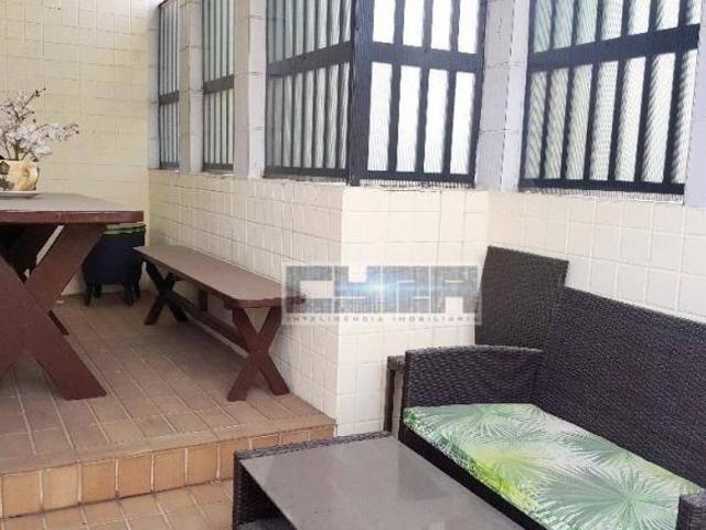 COBERTURA de 3 DORMITÓRIOS e 2 VAGAS DEMARCADA na Ponta da Praia