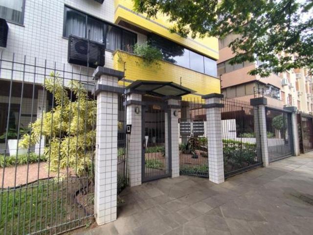 Cobertura de 3 quartos com 2 vagas à venda no bairro Jardim Planalto em Porto Alegre