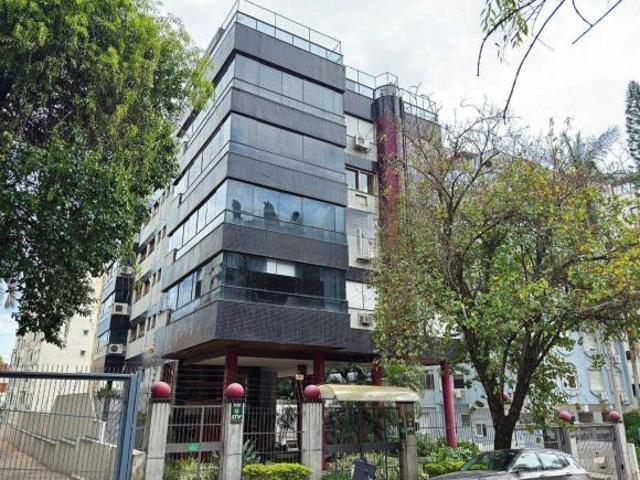 Cobertura de 3 quartos, suíte, elevador e 2 vagas no bairro Mont Serrat