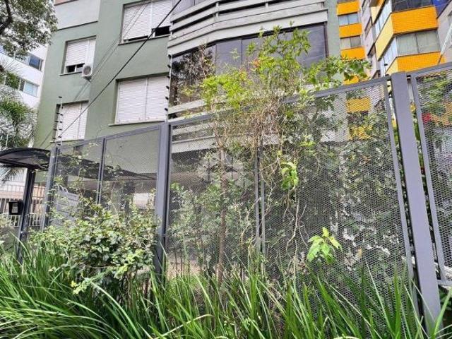 Cobertura de 01 dormitório em localização privilegiada com 1 vaga privativa