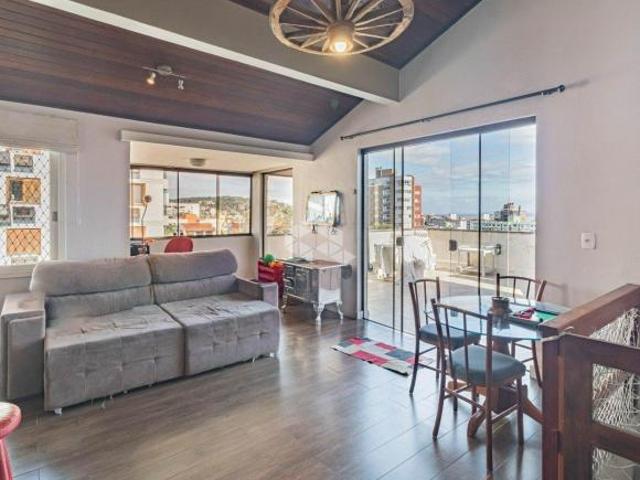 Cobertura de 02 dormitórios, 02 vagas de garagens, espaço gourmet e vista para o