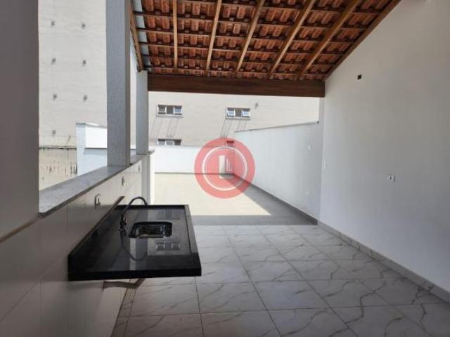Cobertura de 146m2 nova, com elevador, para venda. Possui 3 quartos, 1 suíte e 2 vagas paralelas, pa
