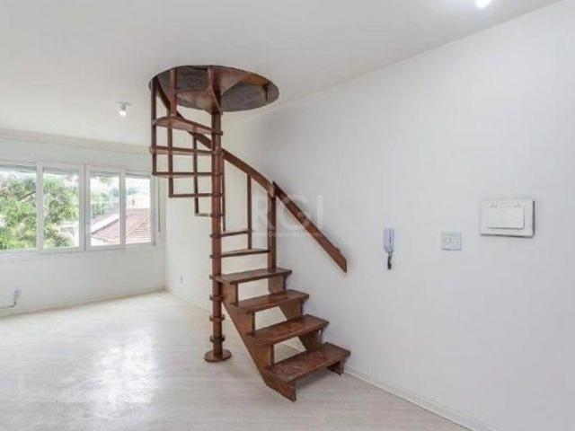 Cobertura de 140m² 3 dormitórios, 2 banheiros, terraço com churrasqueira e 1 v