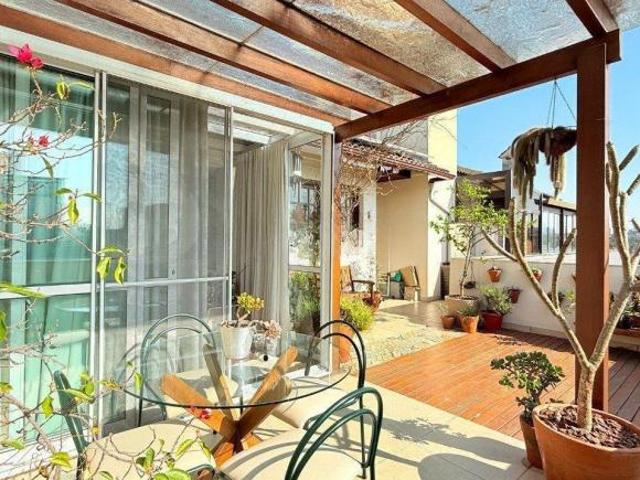 Cobertura de 2 dormitórios, terraço e 2 vagas no bairro Jardim Planalto