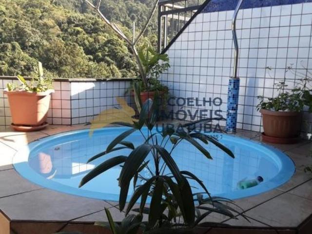 Cobertura de 2 dormitórios a venda na praia das Toninhas em Ubatuba