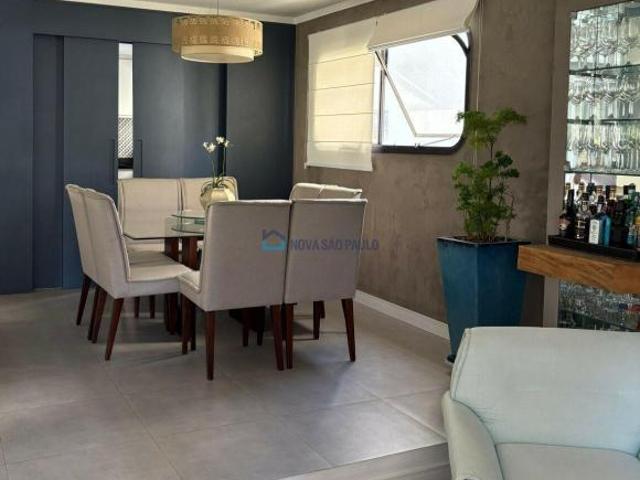Cobertura de 340 metros de 4 dormitórios, 4 suítes, 3 vagas de gararem