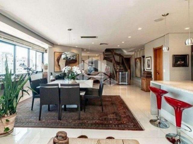 Cobertura de 386m2 e 4 vagas de garagem no Moinhos de Vento