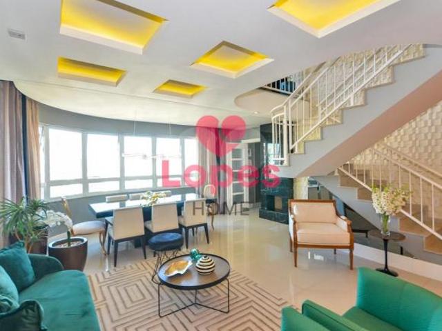 Cobertura de 432m² a venda no Ecoville