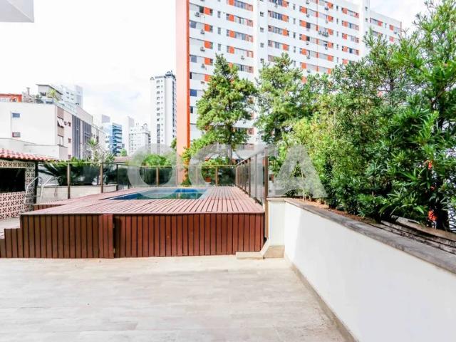 Cobertura de 463m² com 3 quartos e 4 vagas